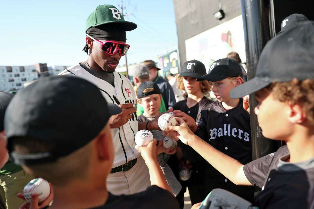 Sellout crowd for Ballers, Oakland’s baseball team, in season opener