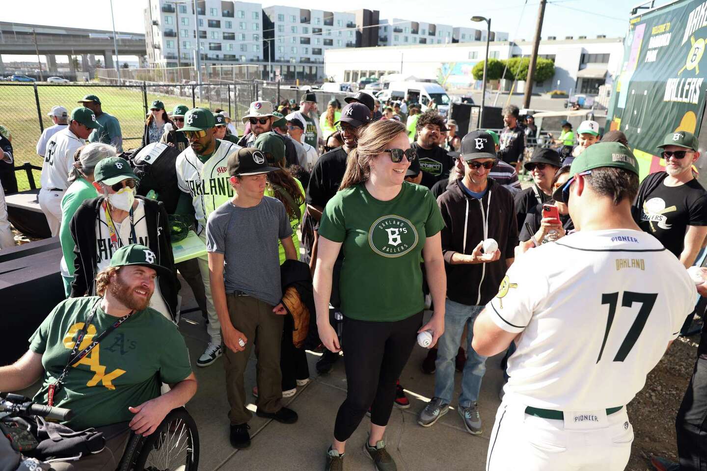 Sellout crowd for Ballers, Oakland’s baseball team, in season opener