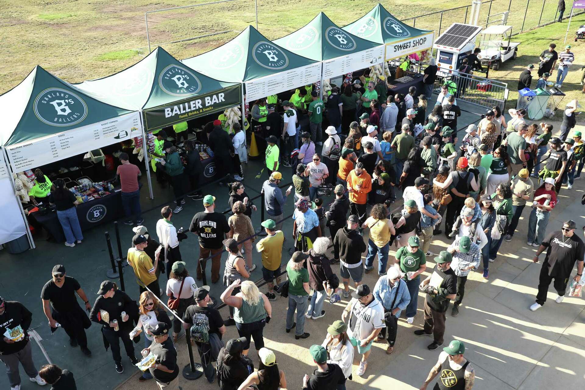 Sellout crowd for Ballers, Oakland’s baseball team, in season opener