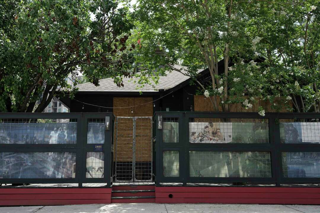 Cecil's Pub reopening in Houston at former Elro location