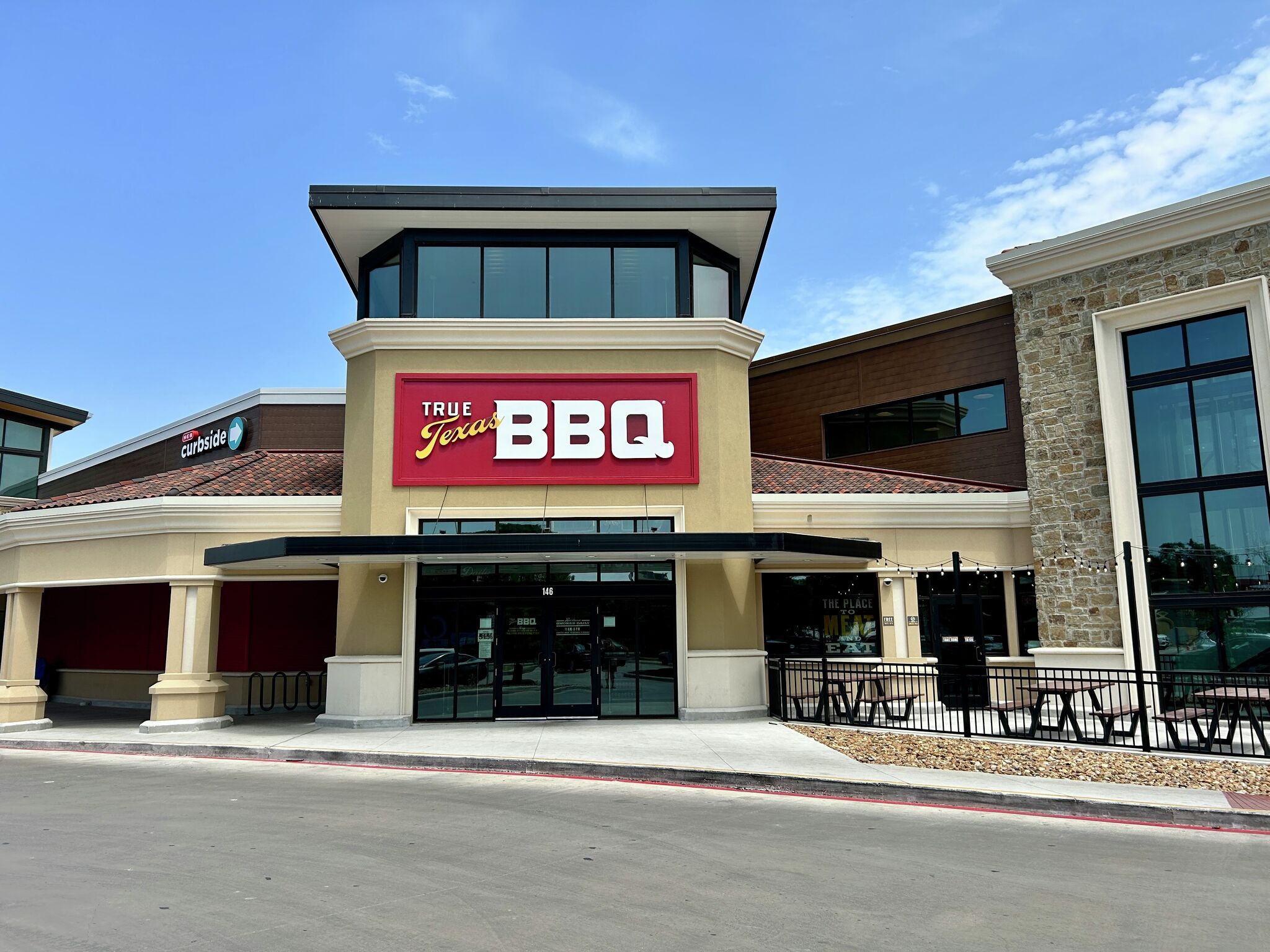 Hamby's in Boerne is back to serve up big burger bites