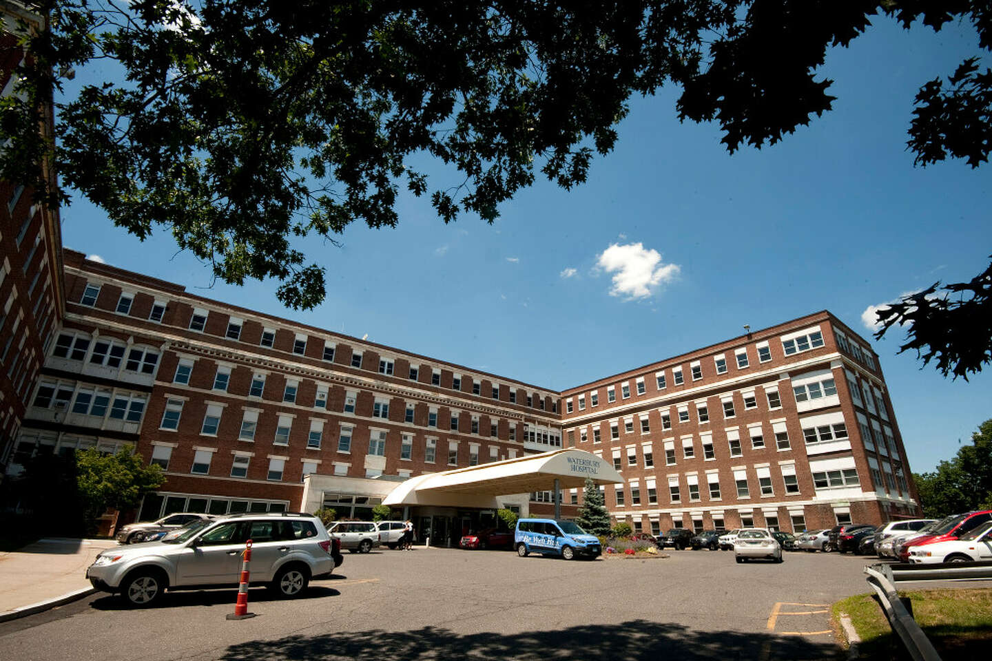 Judge OKs pay boost for execs at bankrupt Waterbury and ECHN hospitals