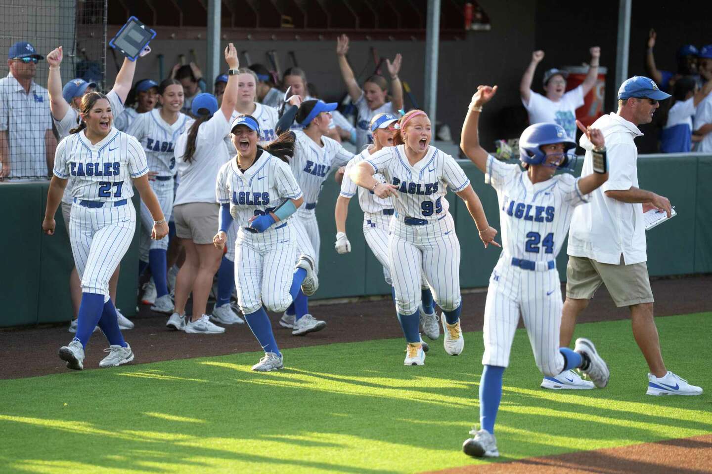 Barbers Hill reaches UIL state softball title game