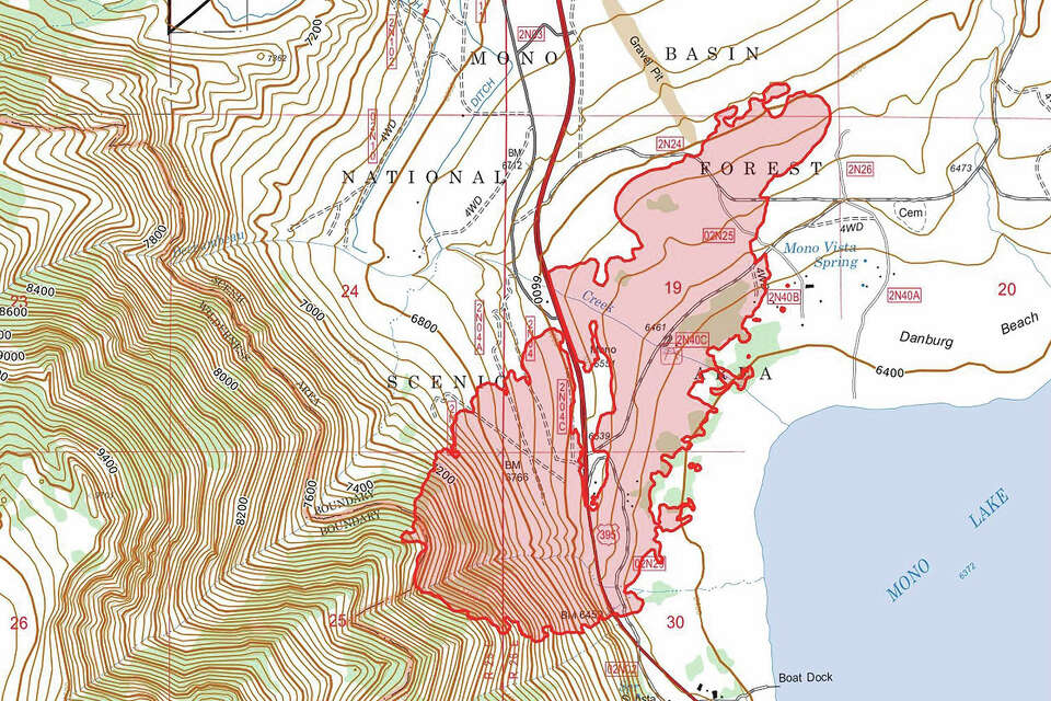 540-acre fire evacuates Calif. mountain town, shuts down Highway 395