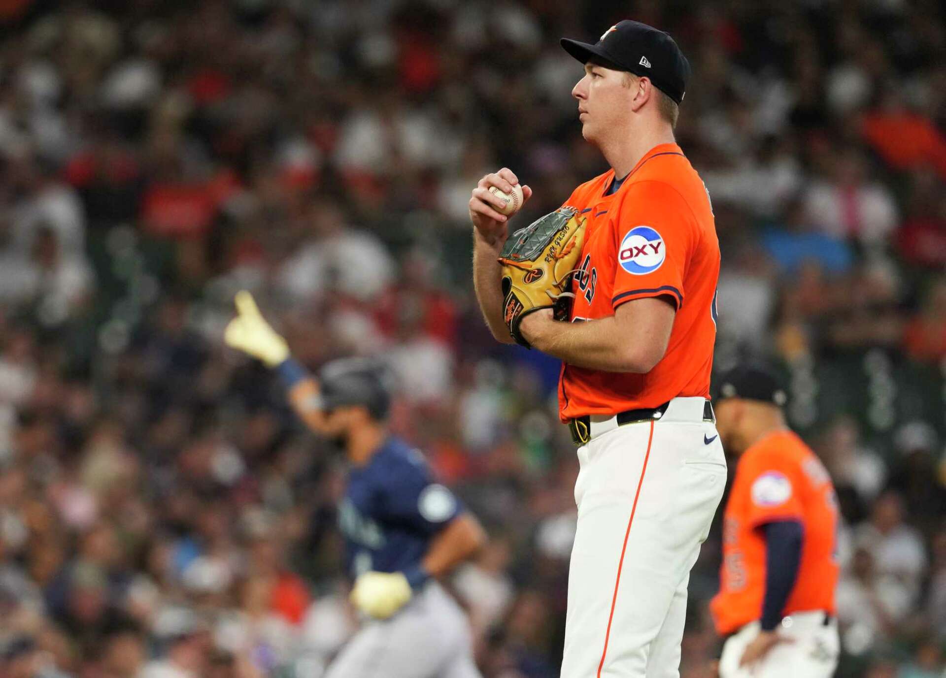 Julio Rodríguez beats Bryan Abreu as Mariners rally to top Astros