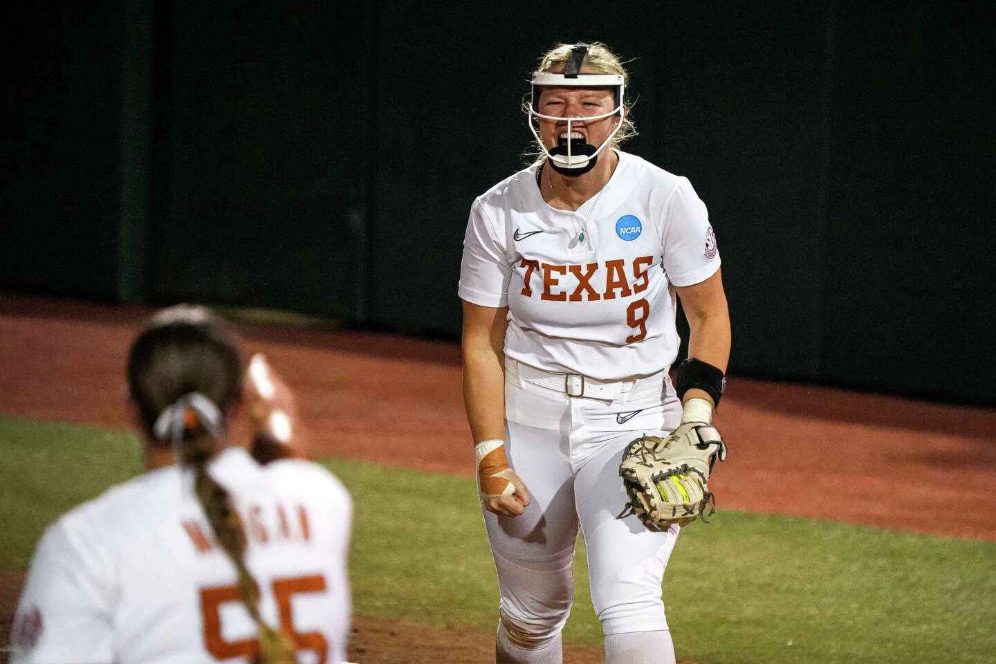 Texas Longhorns return to Women's College World Series