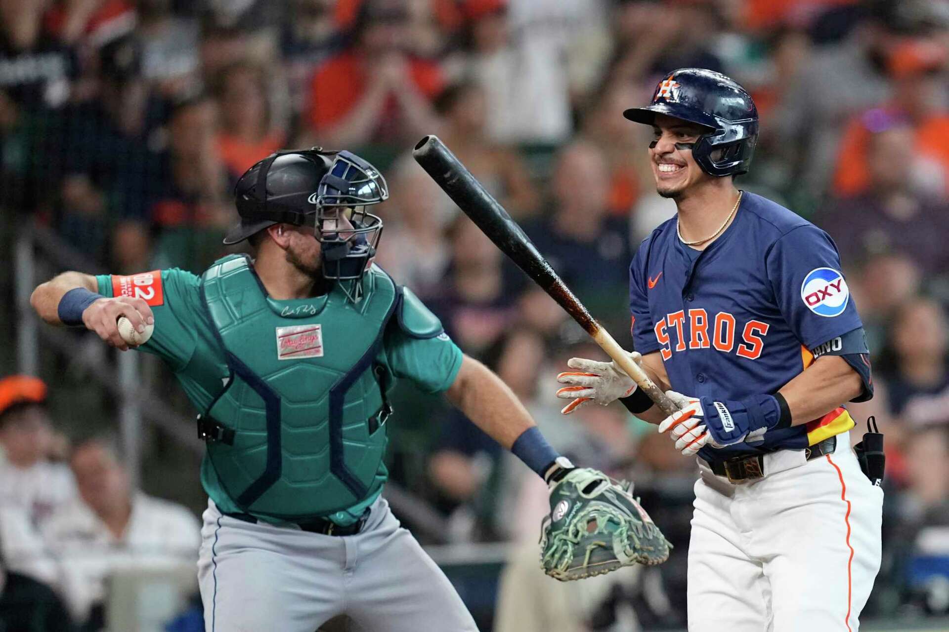 Christian Walker's homer lifts Astros past Mariners, wins series