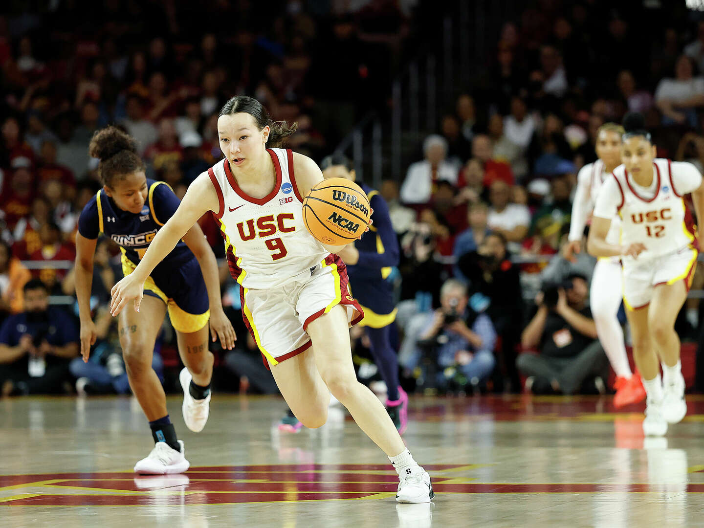 Transfer Kayleigh Heckel signs with UConn women's basketball
