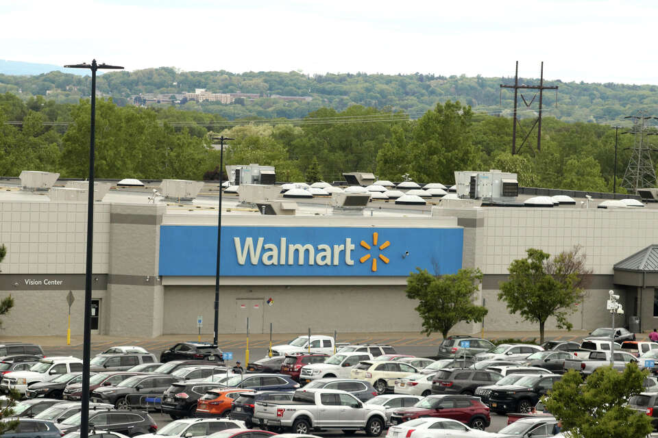 Murder charges expected after Saratoga County Walmart employee dies