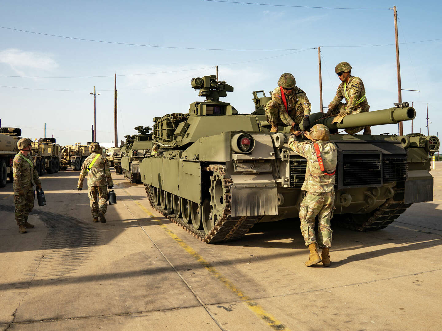 Tanks, artillery head from Texas to Washington for Army parade