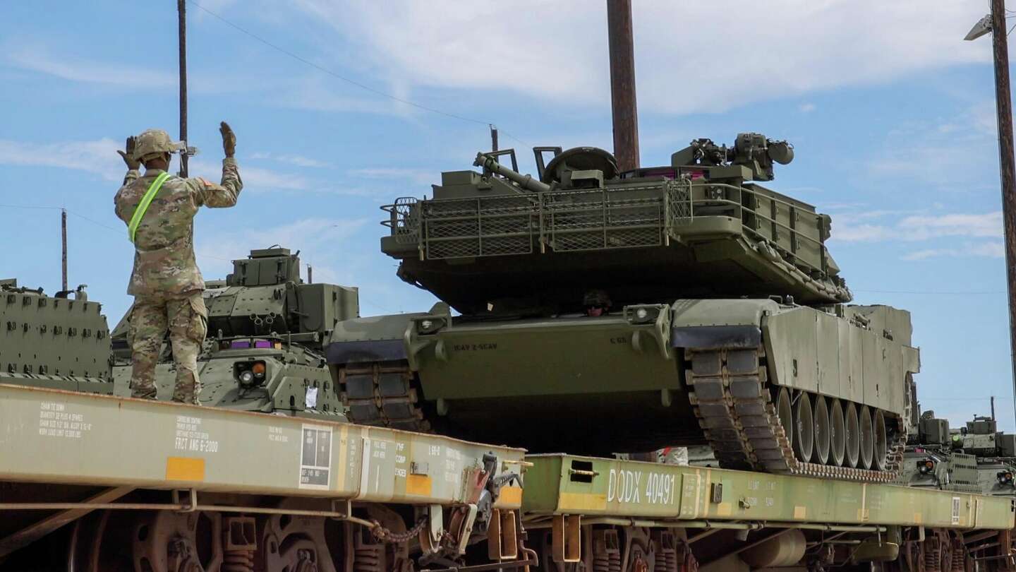 Tanks, artillery head from Texas to Washington for Army parade