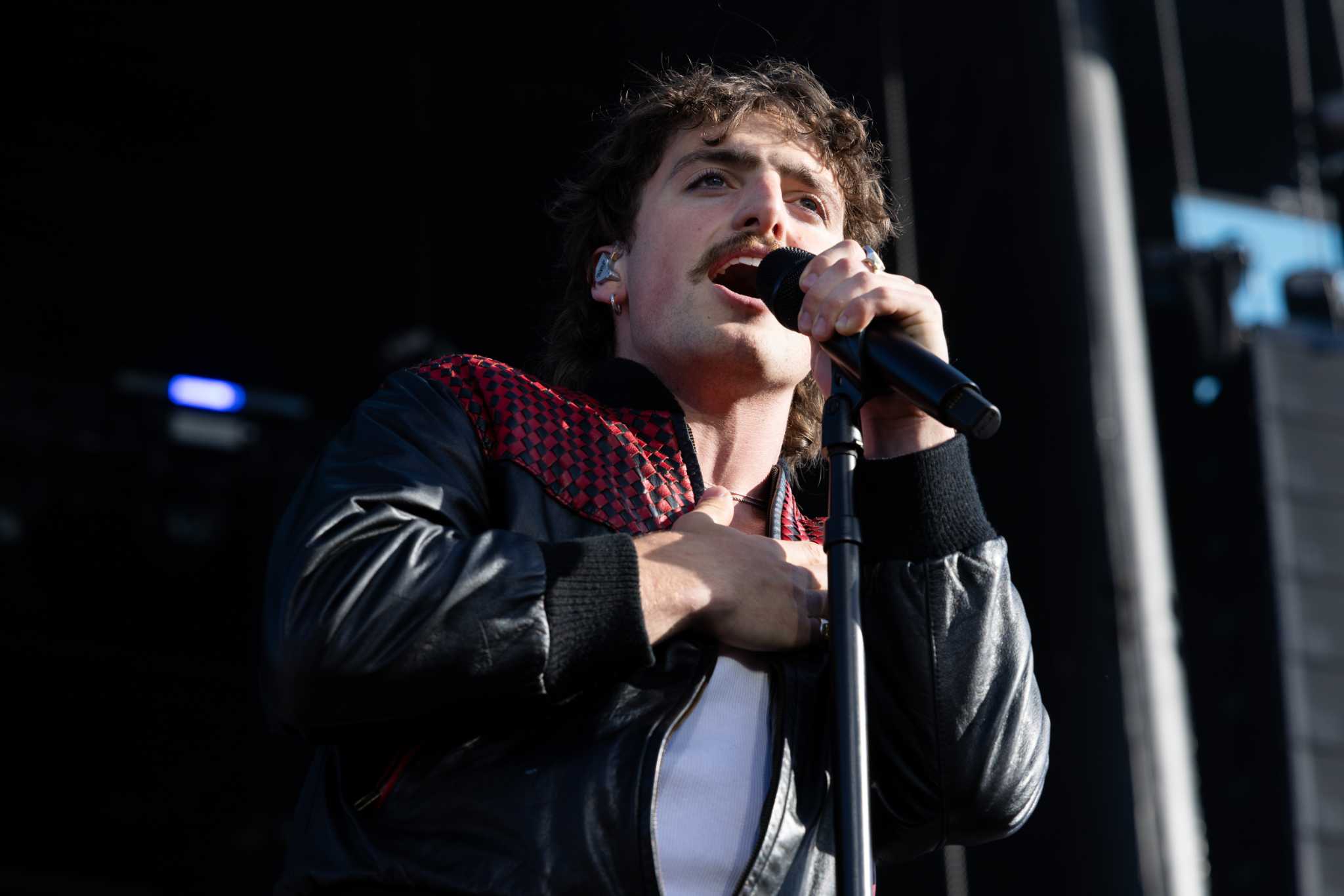 Benson Boone reveals S.F. show after Curry sings along at BottleRock