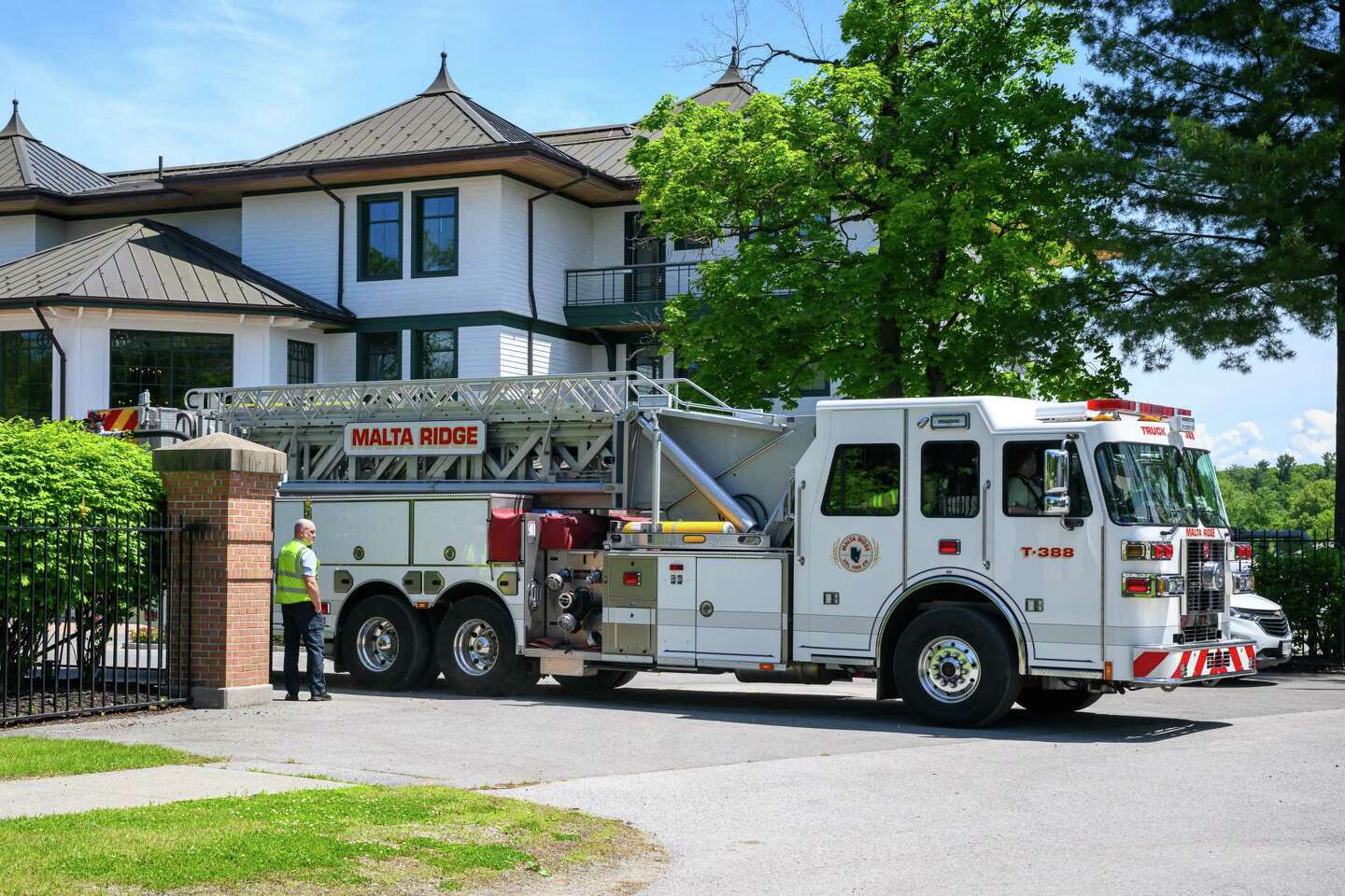 Firefighters respond to kitchen fire at Saratoga Race Course