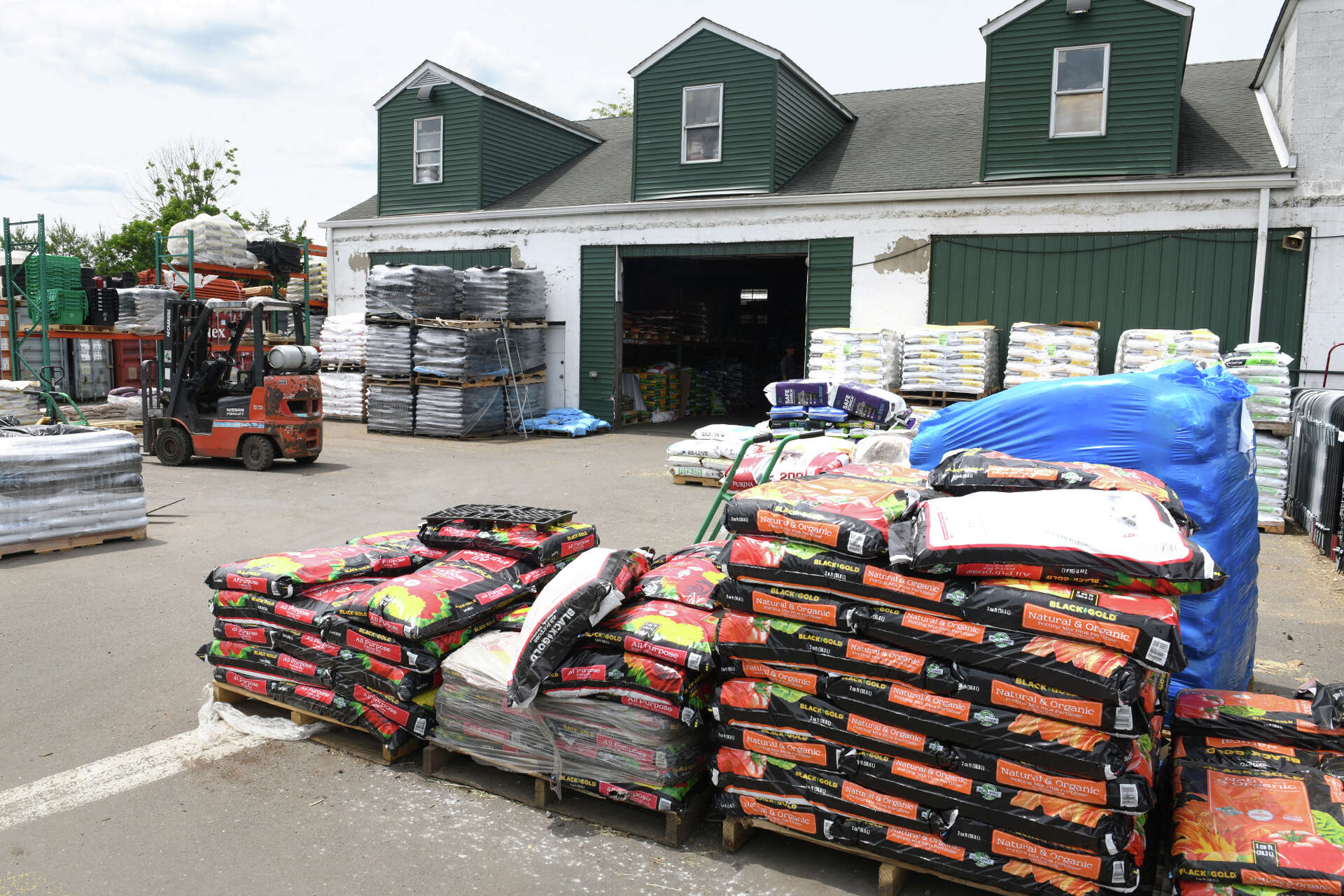 How Agriventures Agway and other independents adapt to changes in CT