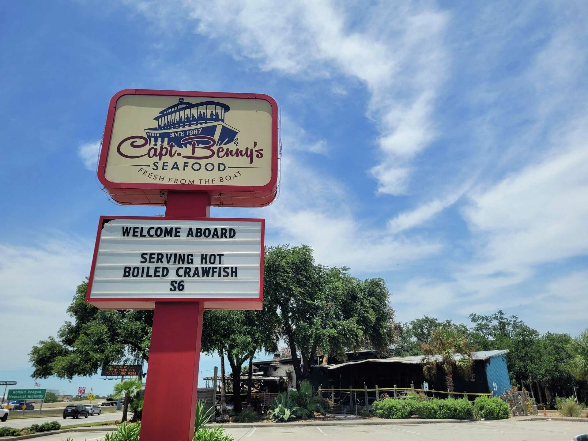 Popular Gulf seafood restaurant burns down in northwest Houston
