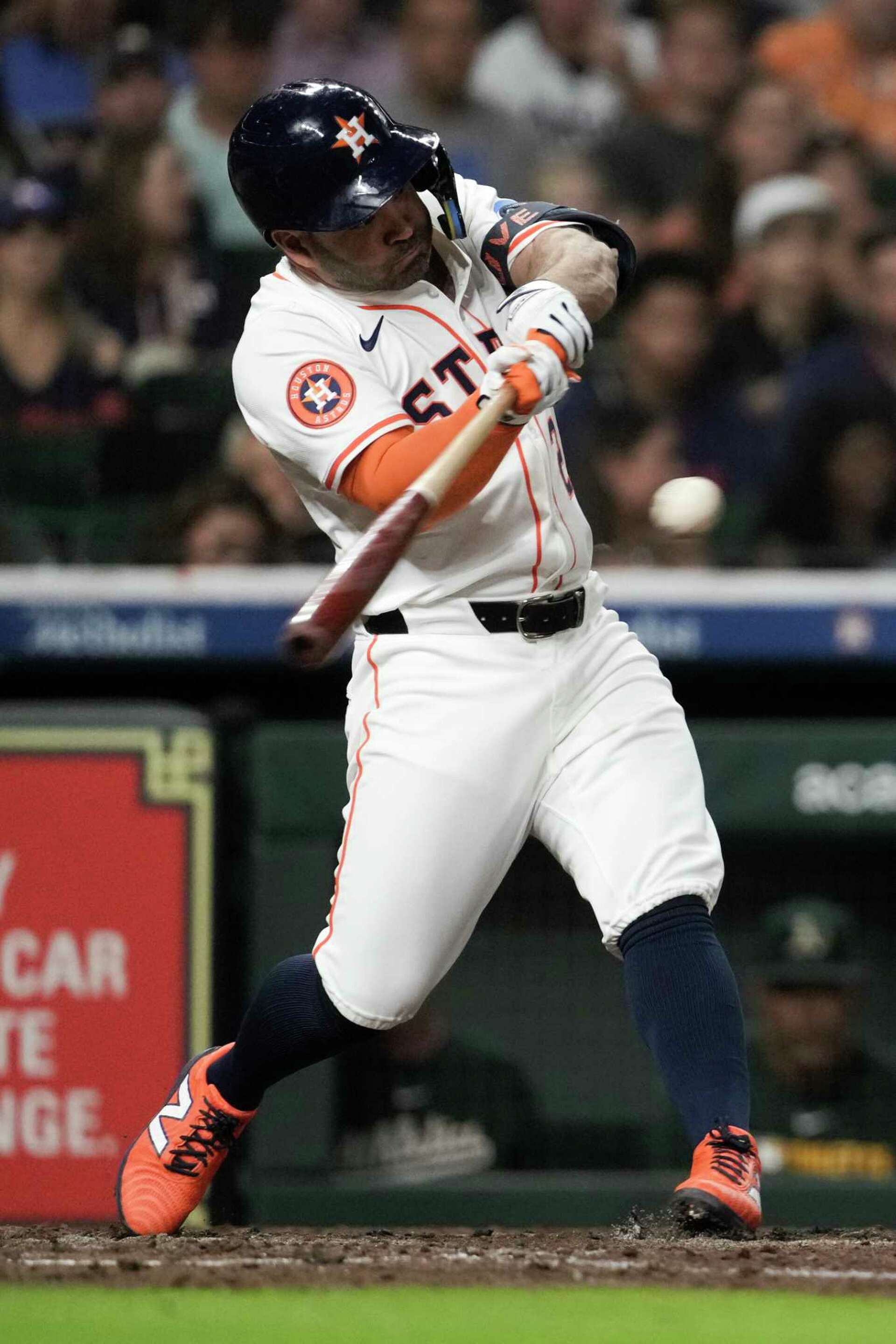 With two more homers, Astros' Jose Altuve looking like his old self