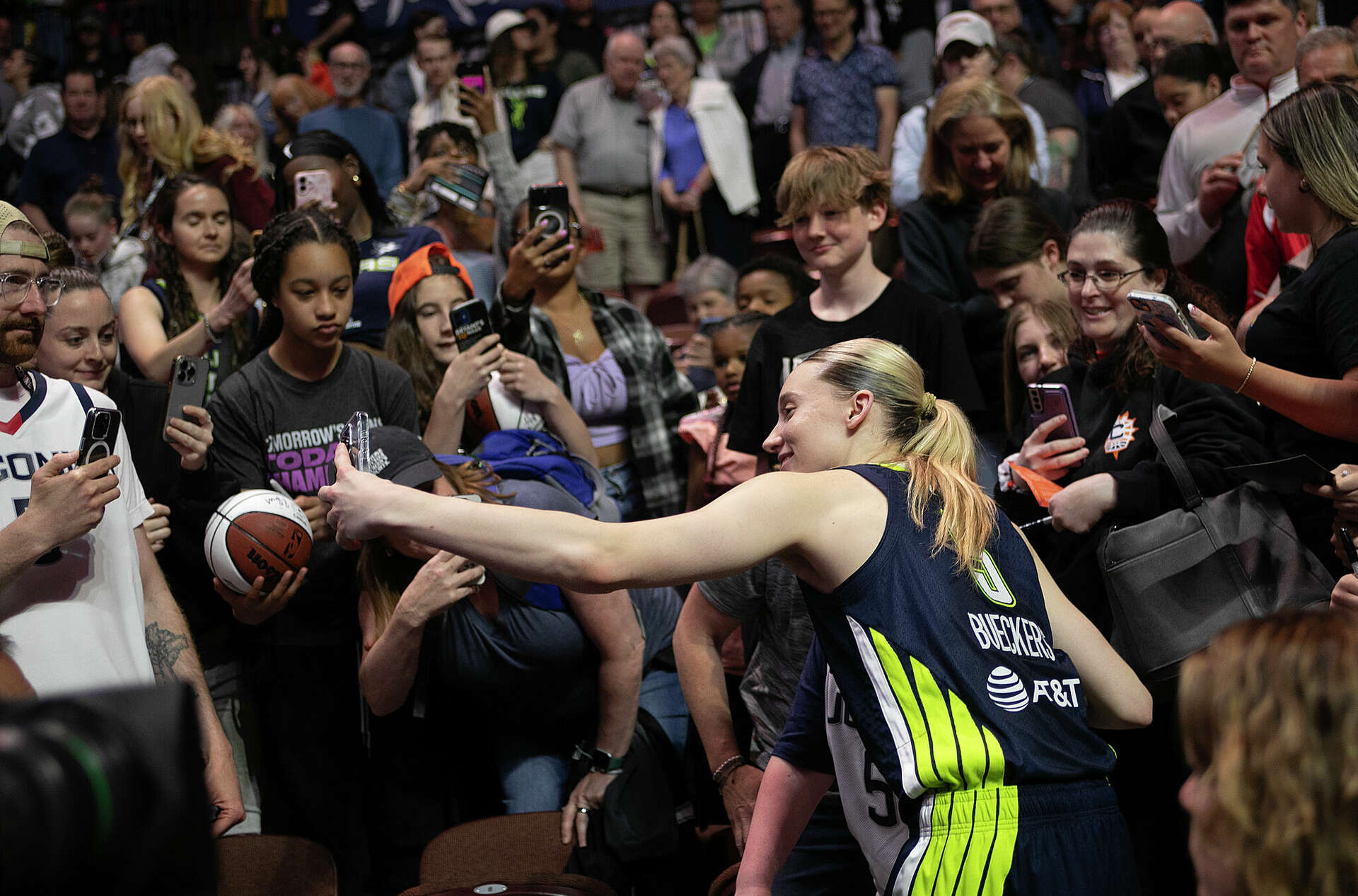 Fans turn out for Paige Bueckers' WNBA return to Connecticut