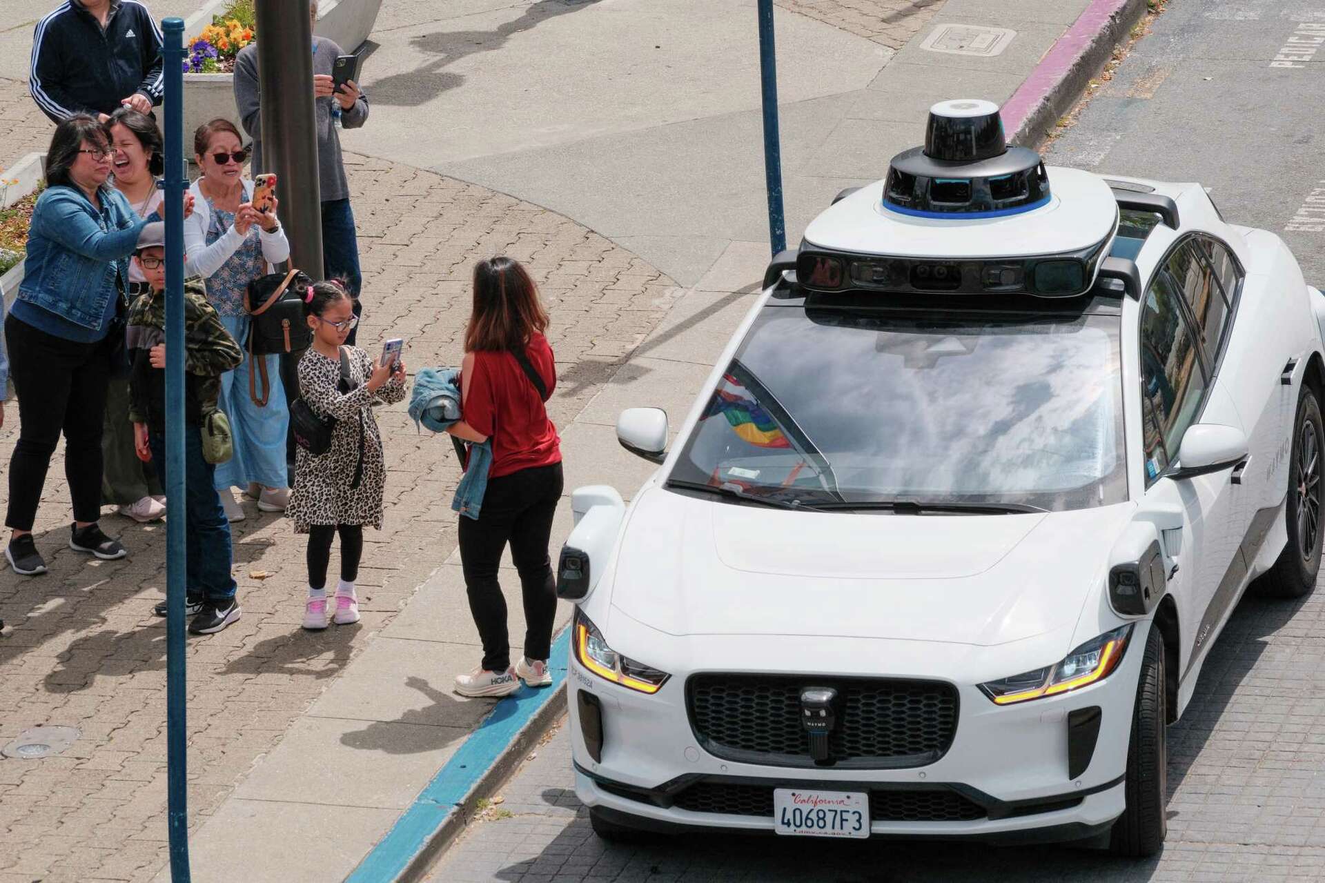 Waymo tests driverless cars on Houston streets and highways