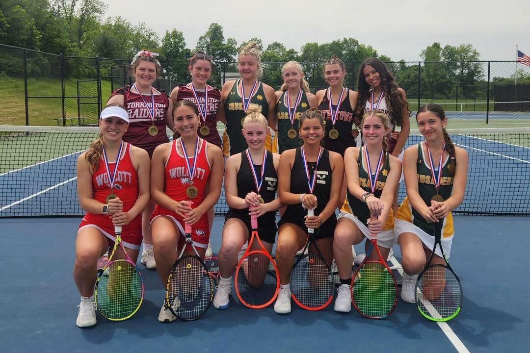 Holy Cross freshman Nora Grealis wins NVL girls singles title
