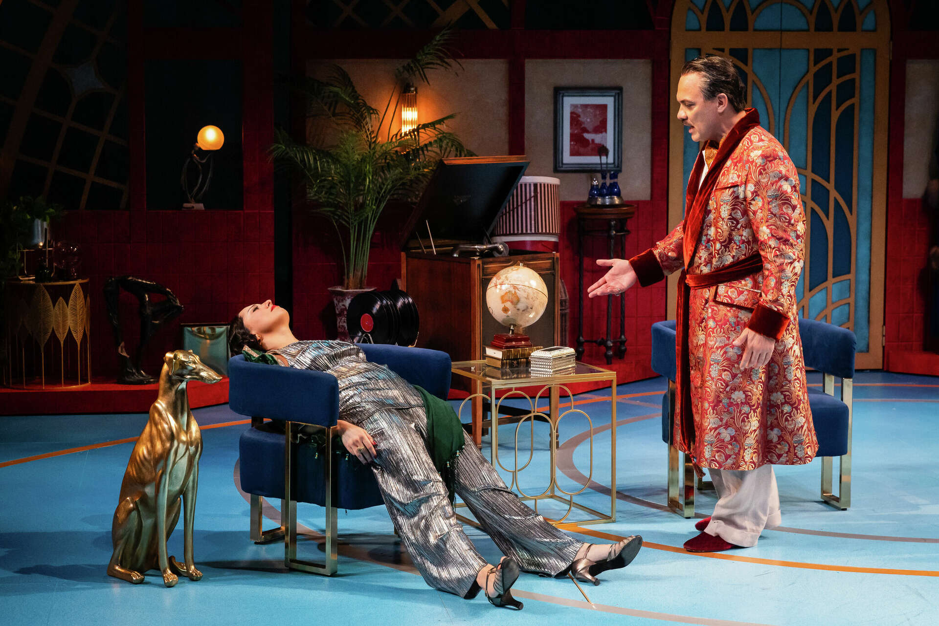 'Private Lives' at Houston’s Alley Theatre is original 'White Lotus'