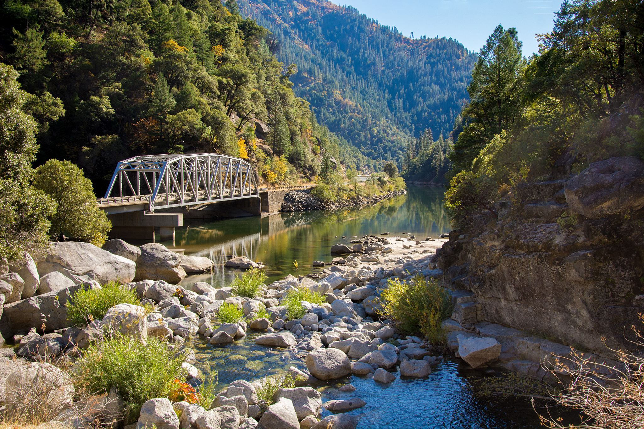 Man falls 30 feet while snapping waterfall photo in Northern Calif.