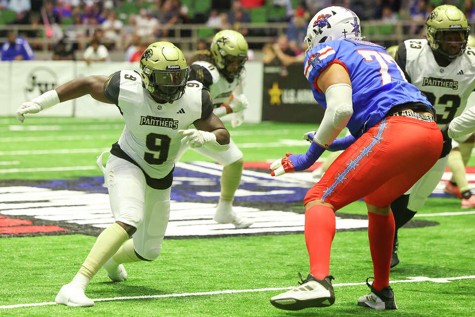 Football lifers chase gridiron dreams indoors with Bay Area Panthers