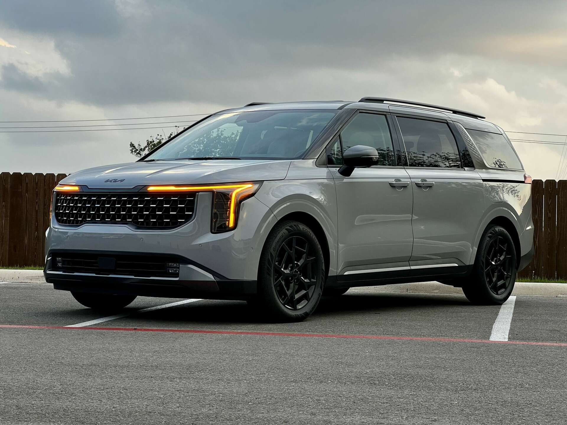 Kia Carnival hybrid minivan for 2025 review