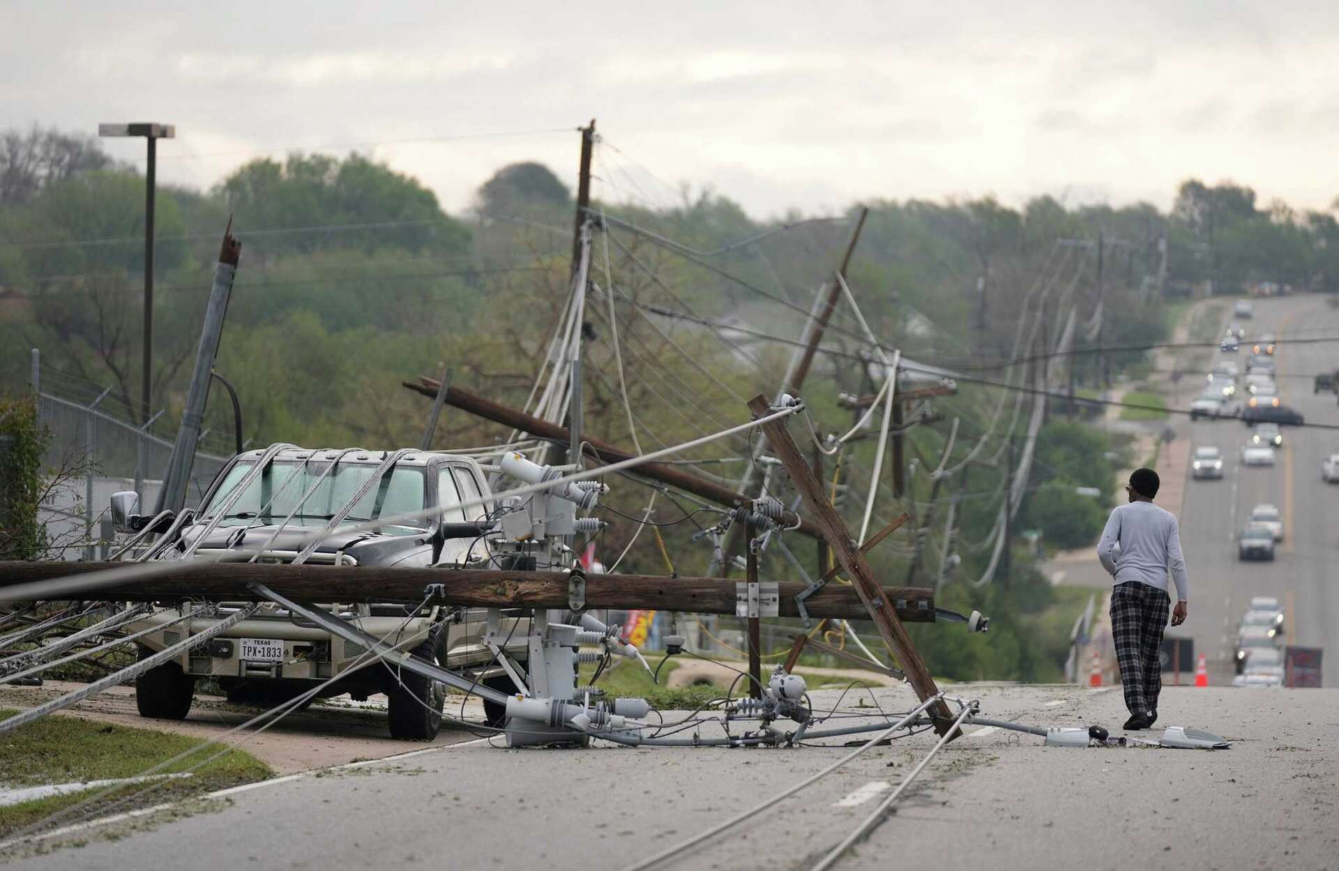 Inside the microburst that hit Austin, explained in 3 NWS graphics