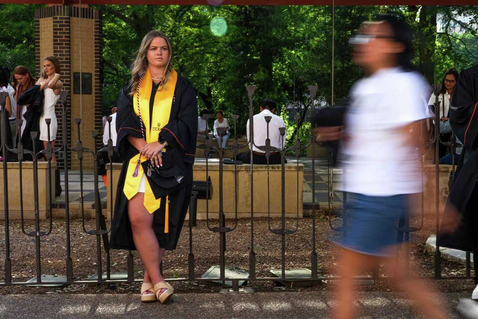 UT Austin graduation: Best photos of Class of 2025 celebrating