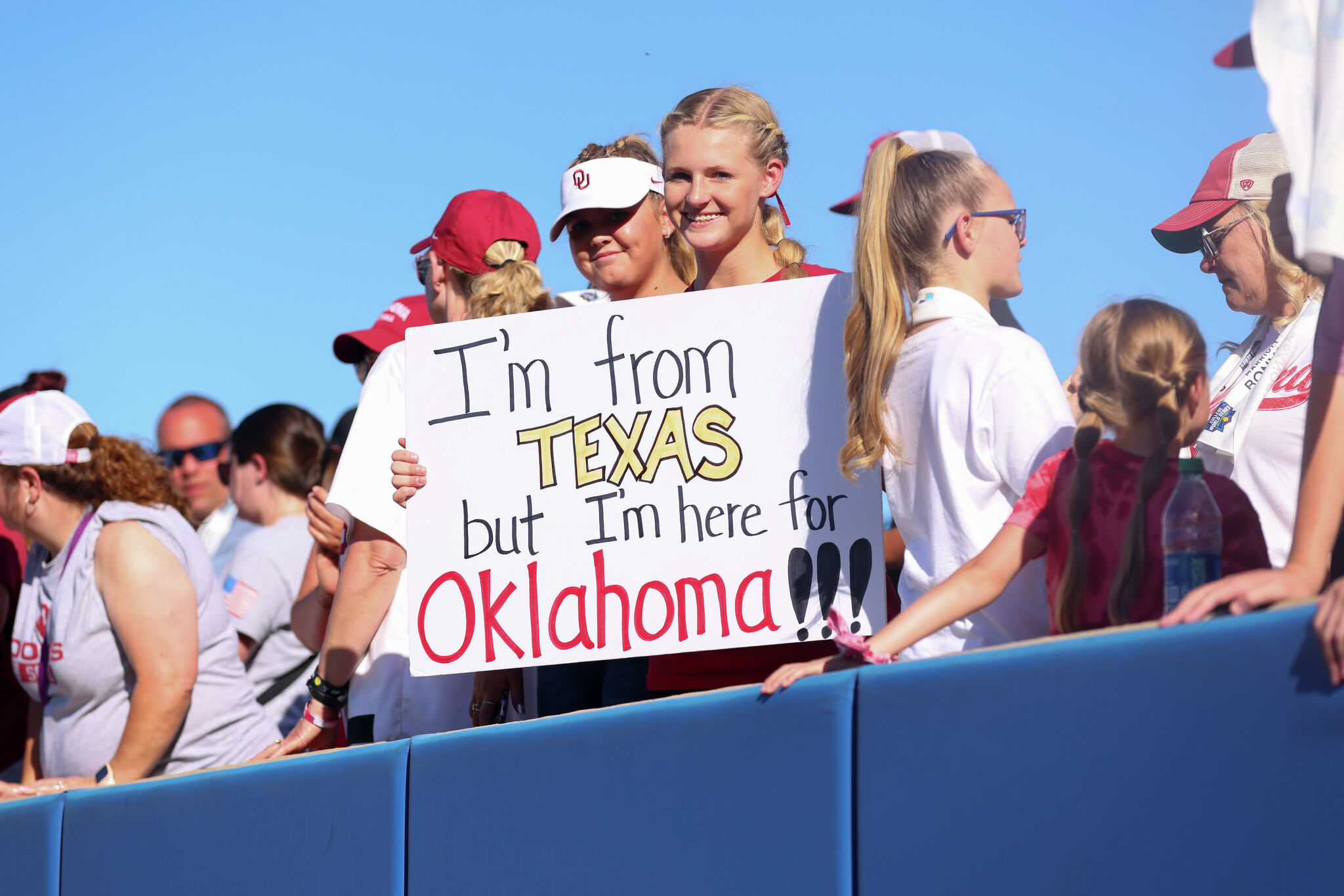 Texas softball faces Oklahoma early in rivalry-soaked WCWS matchup