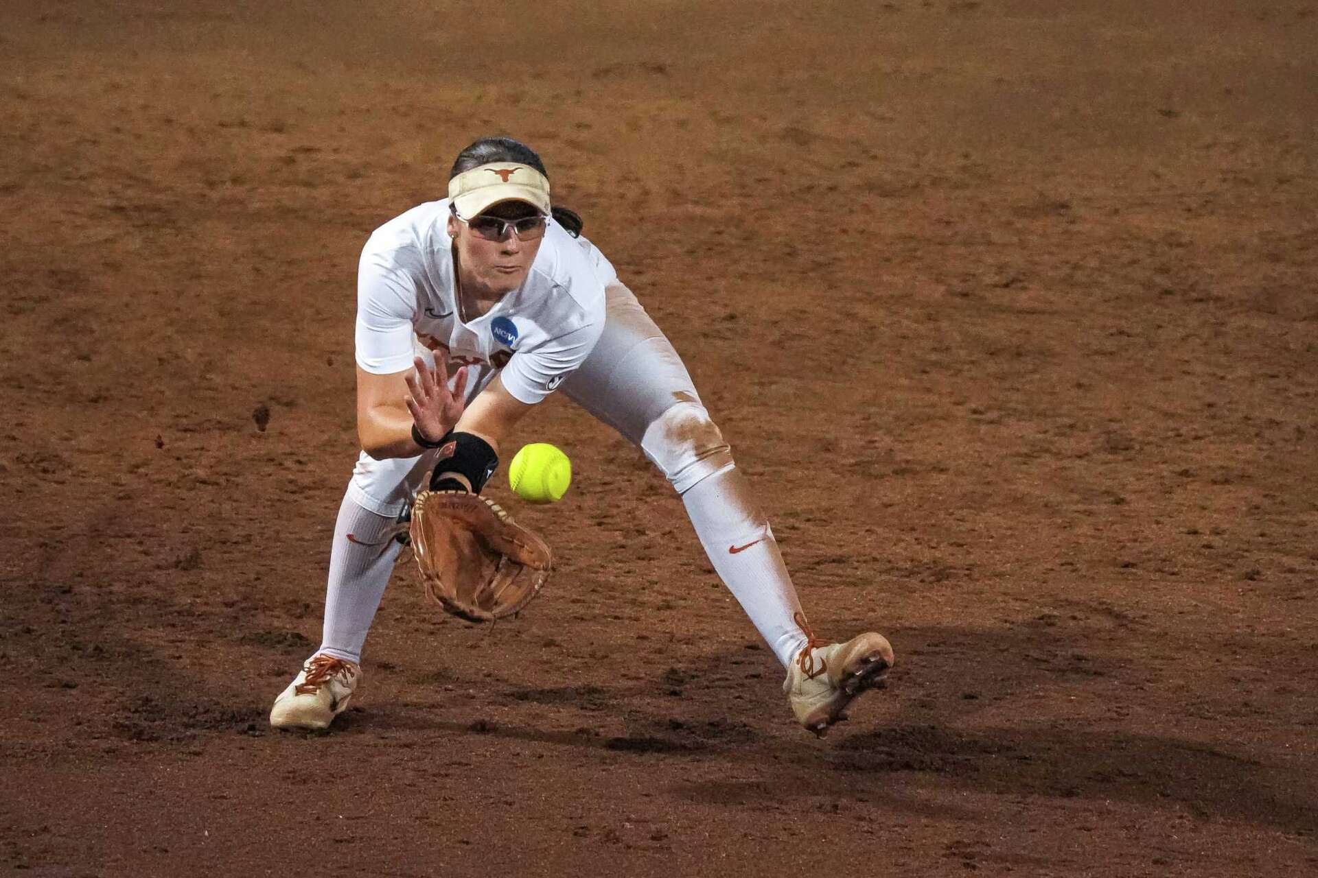 Texas softball: Leighann Goode shined in Austin Super Regional