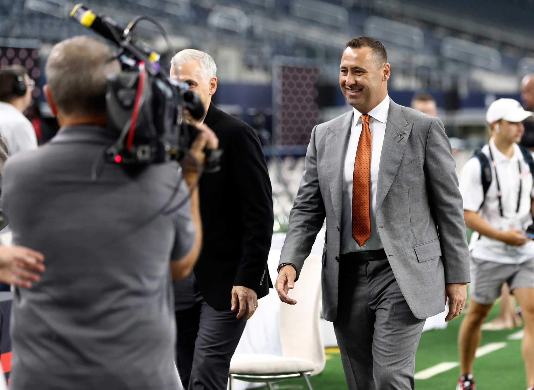 Texas football recruiting: 2026 4-star DL and 3-star WR commit