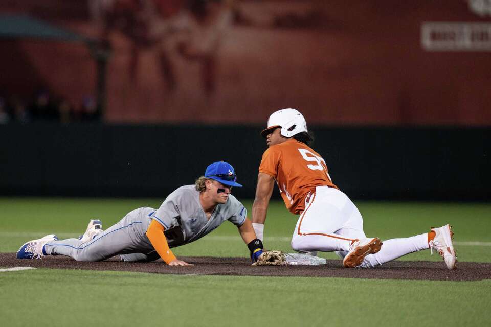 Jonah Williams set for Citrus Bowl with Texas baseball season on deck