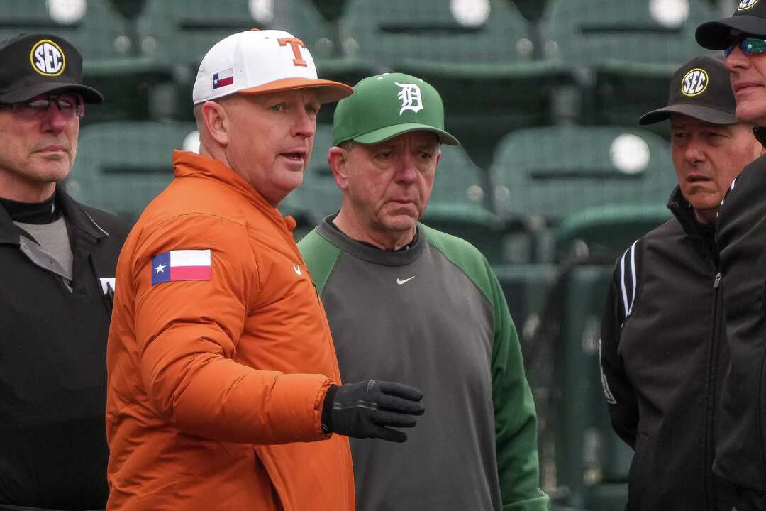 Texas baseball no-hit bid turns sour as Longhorns unravel late against ...