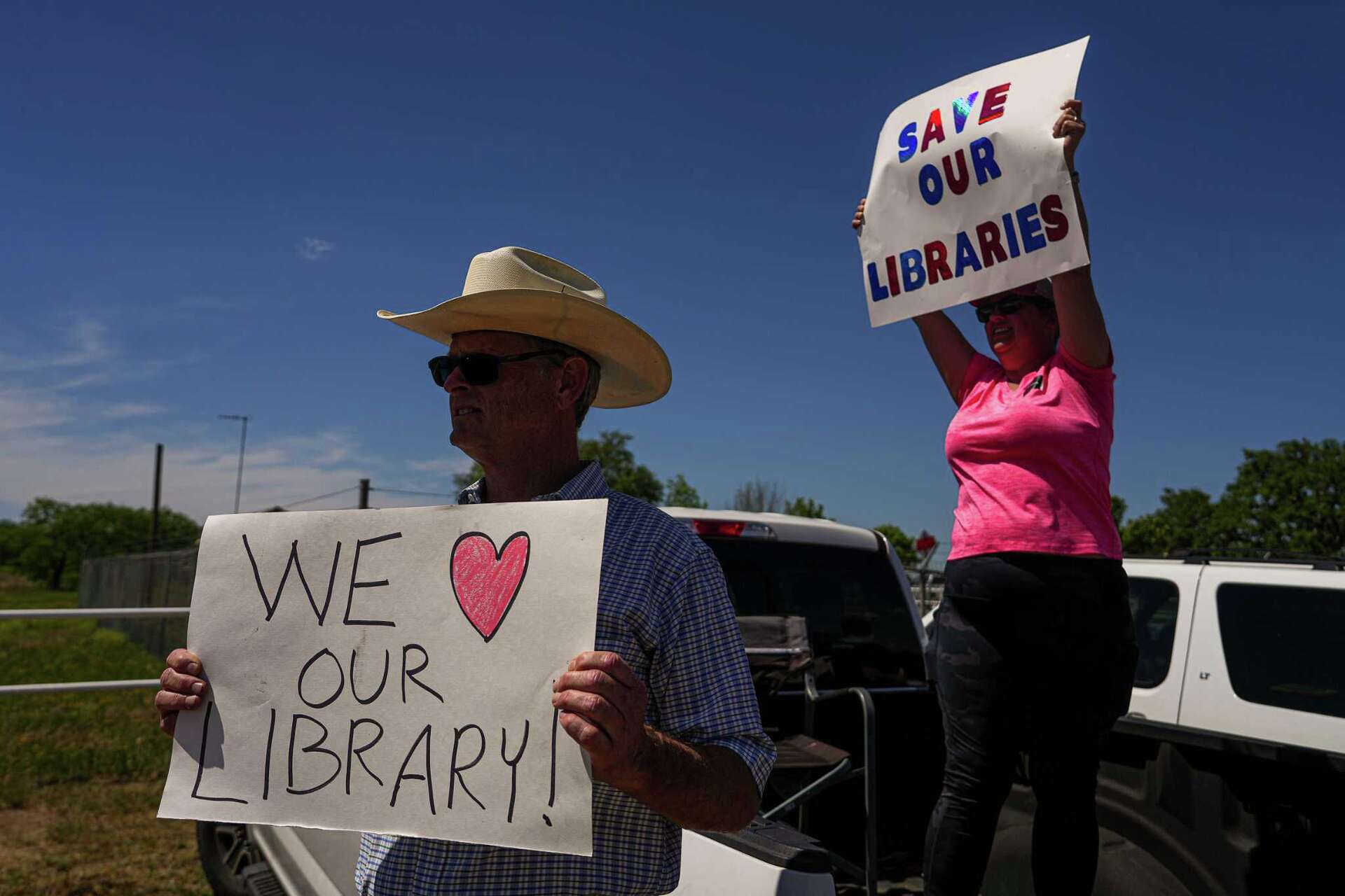Defend public libraries. Our democracy depends on them | Opinion