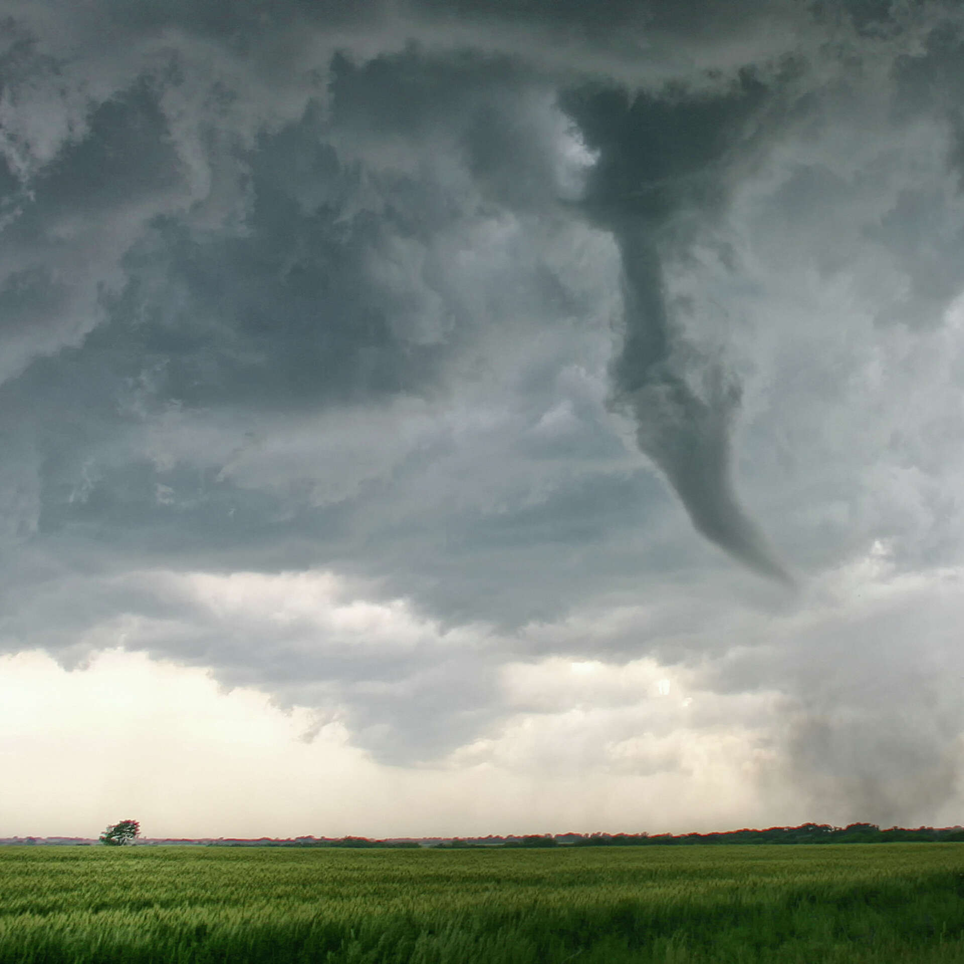 Here's what makes tornadoes, gustnadoes and landspouts different