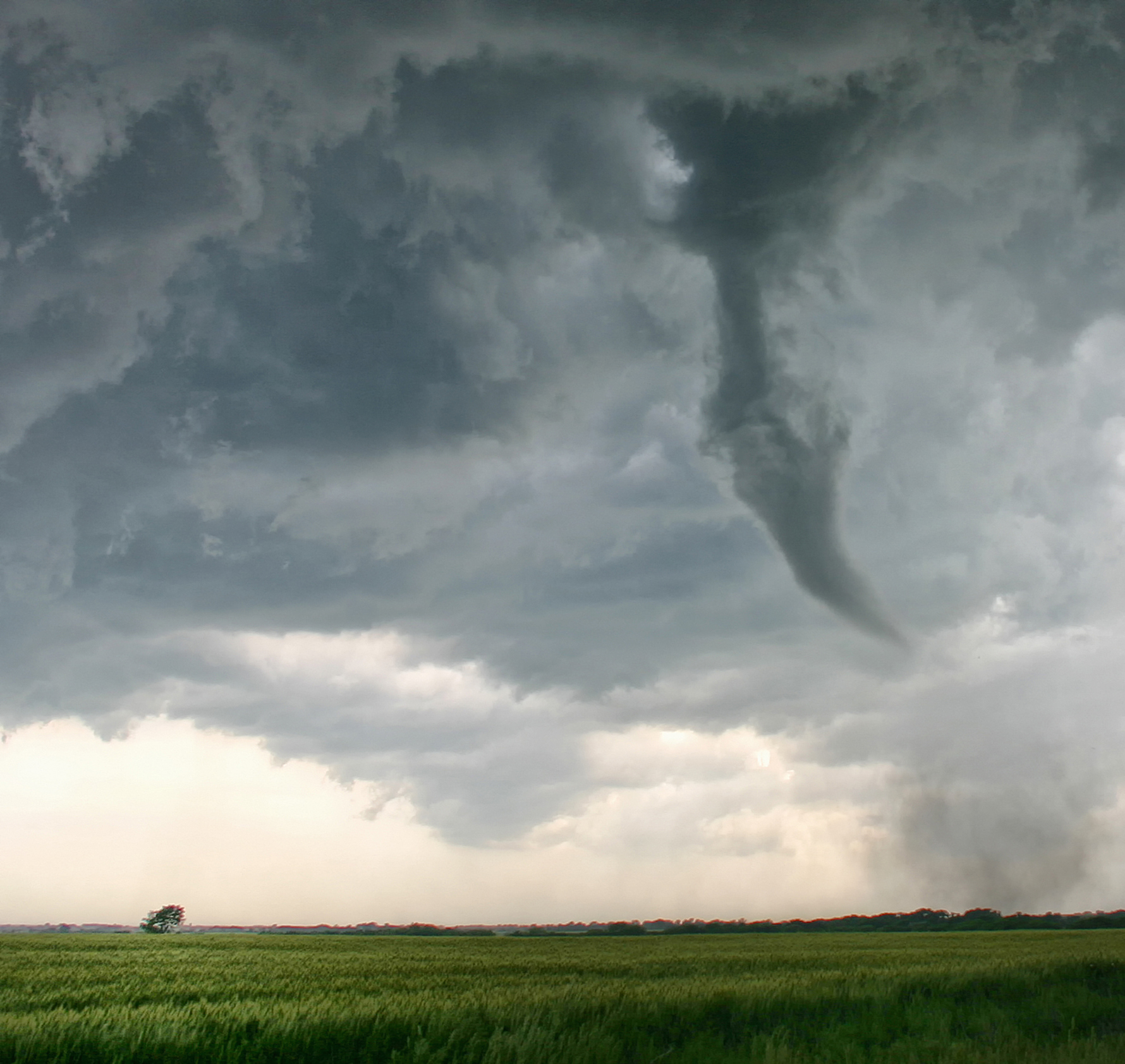 Here's what makes tornadoes, gustnadoes and landspouts different