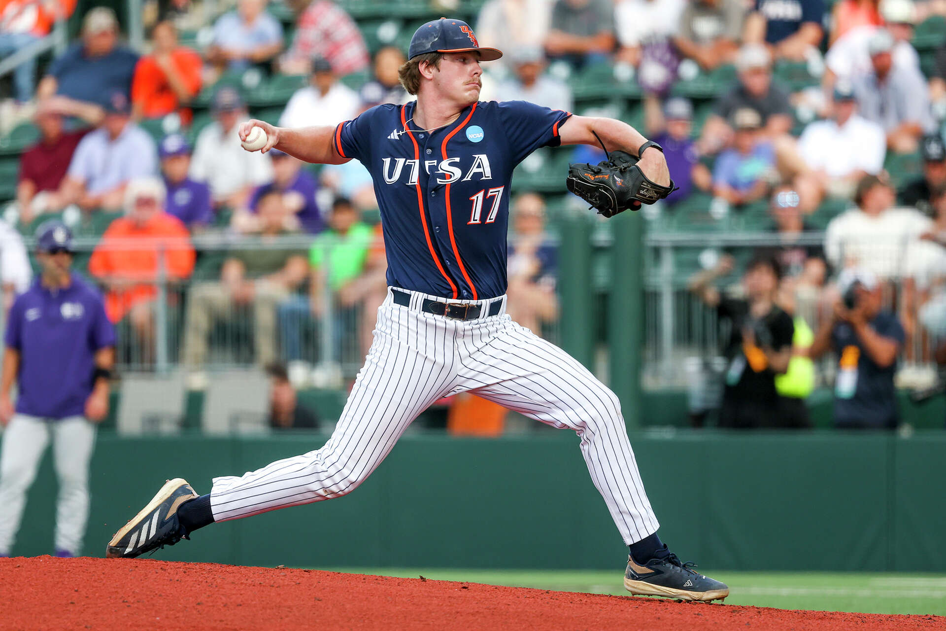 UTSA baseball falls to No. 15 UCLA in NCAA super regional opener