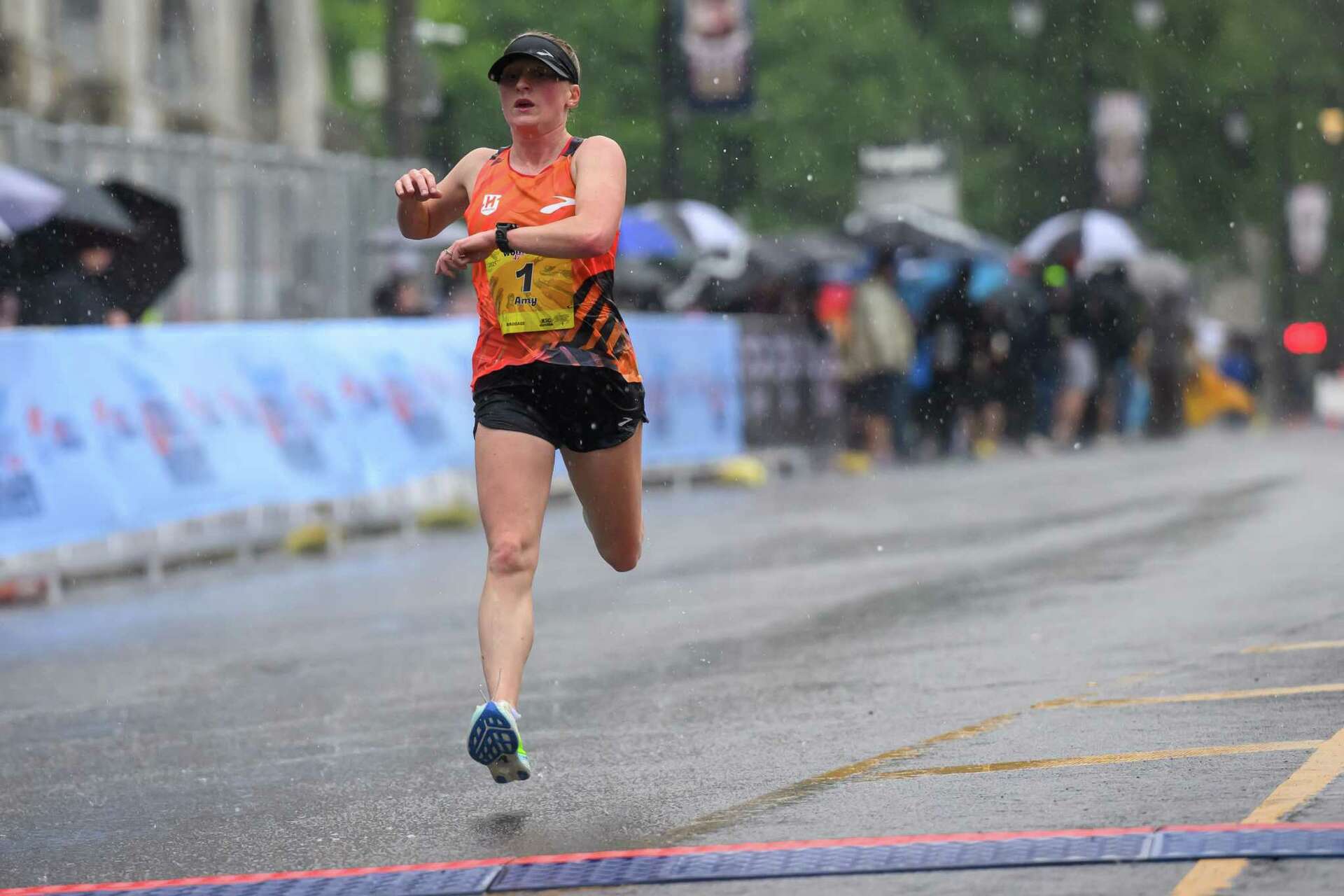 Molly Born wins Delightful Run for Women in course record