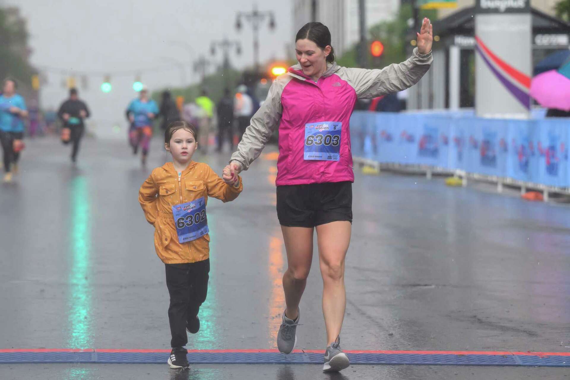 Molly Born wins Delightful Run for Women in course record