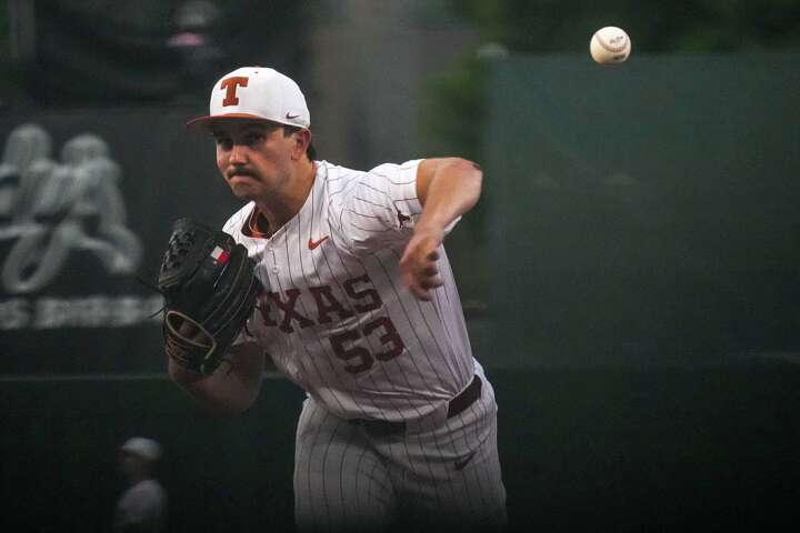 Texas baseball beats Auburn on Saturday: Replay, highlights