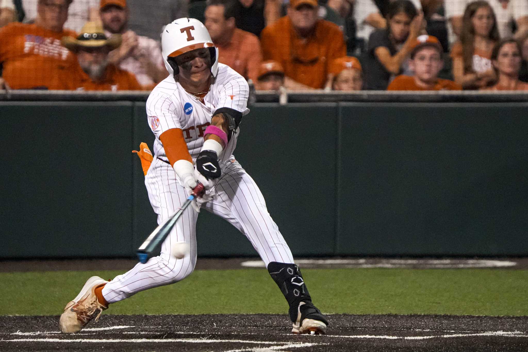 Reaction to Texas baseball's elimination from NCAA Tournament by UTSA ...