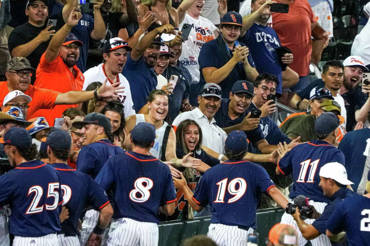Texas' baseball season ends with upset loss to UTSA in Austin regional