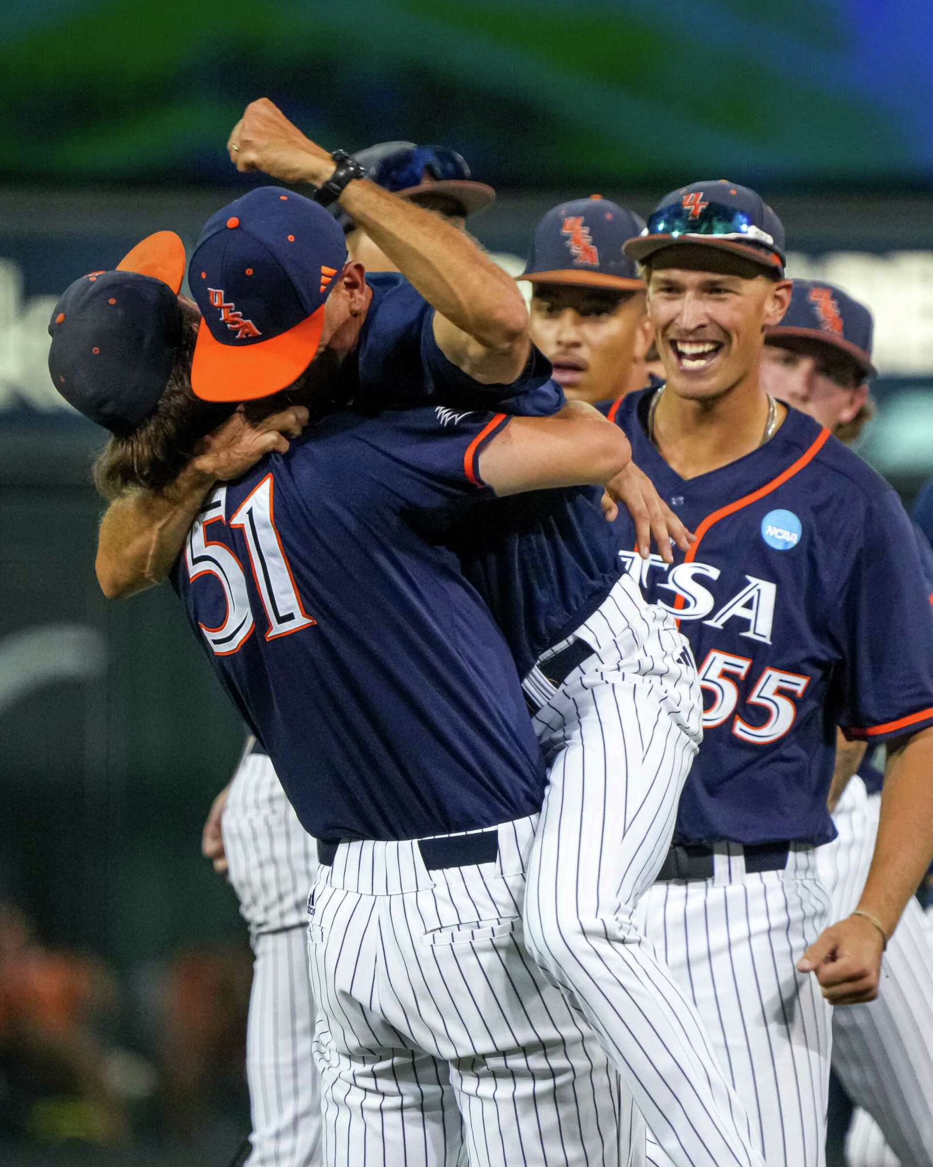 Texas' baseball season ends with upset loss to UTSA in Austin regional