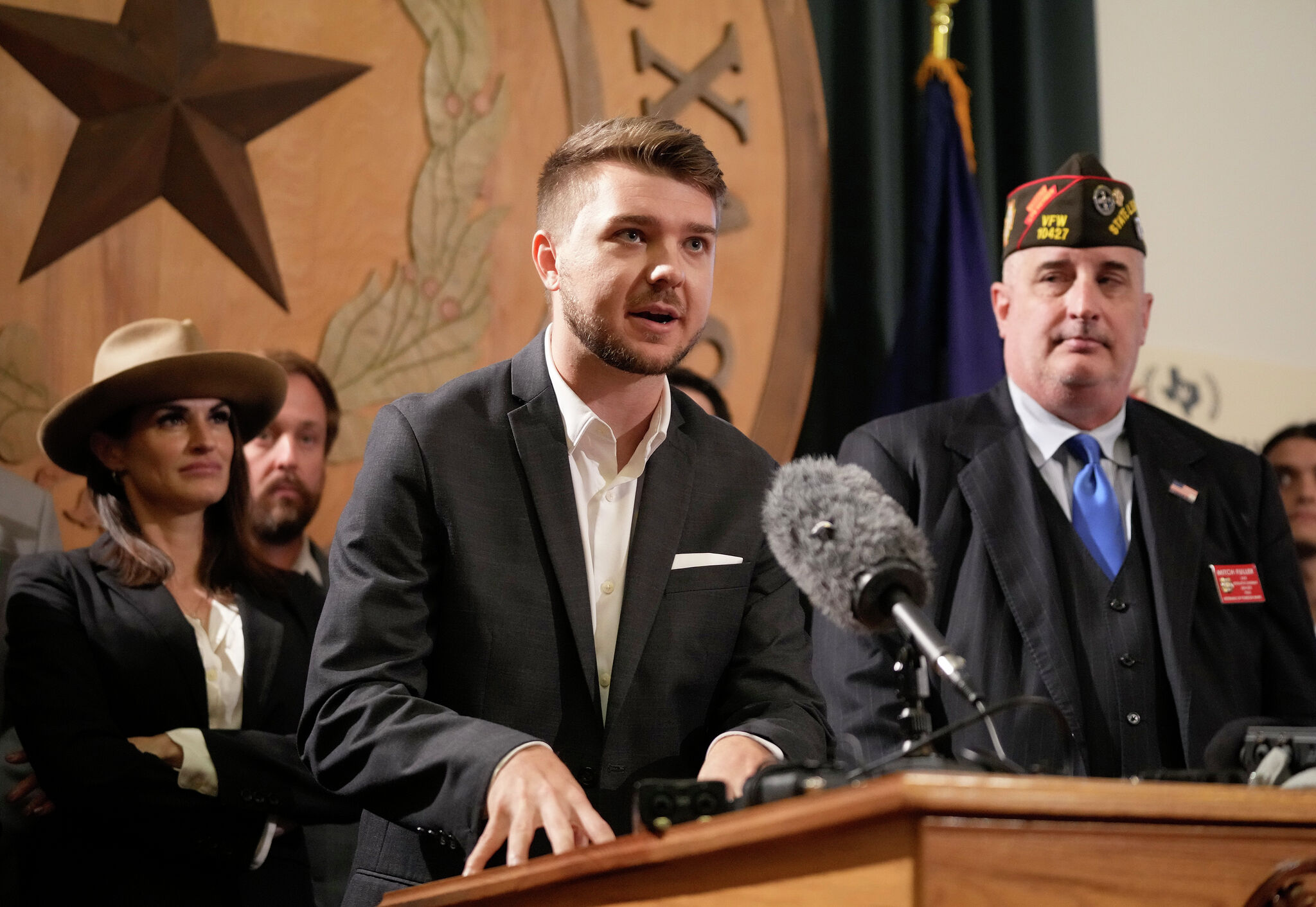 Opinion: Calling on Greg Abbott to veto bill to ban hemp products