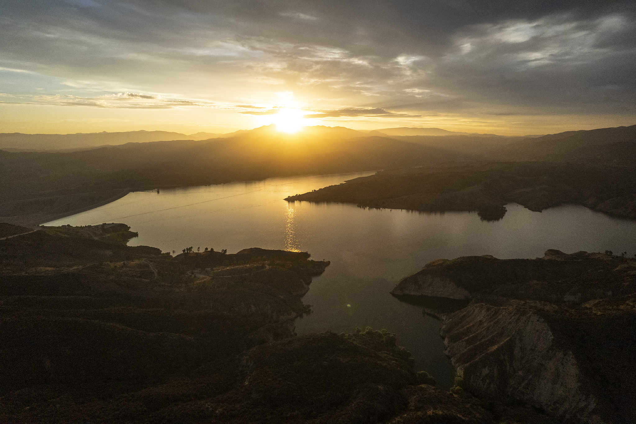 Officials search for paddleboarder who disappeared at Calif. lake