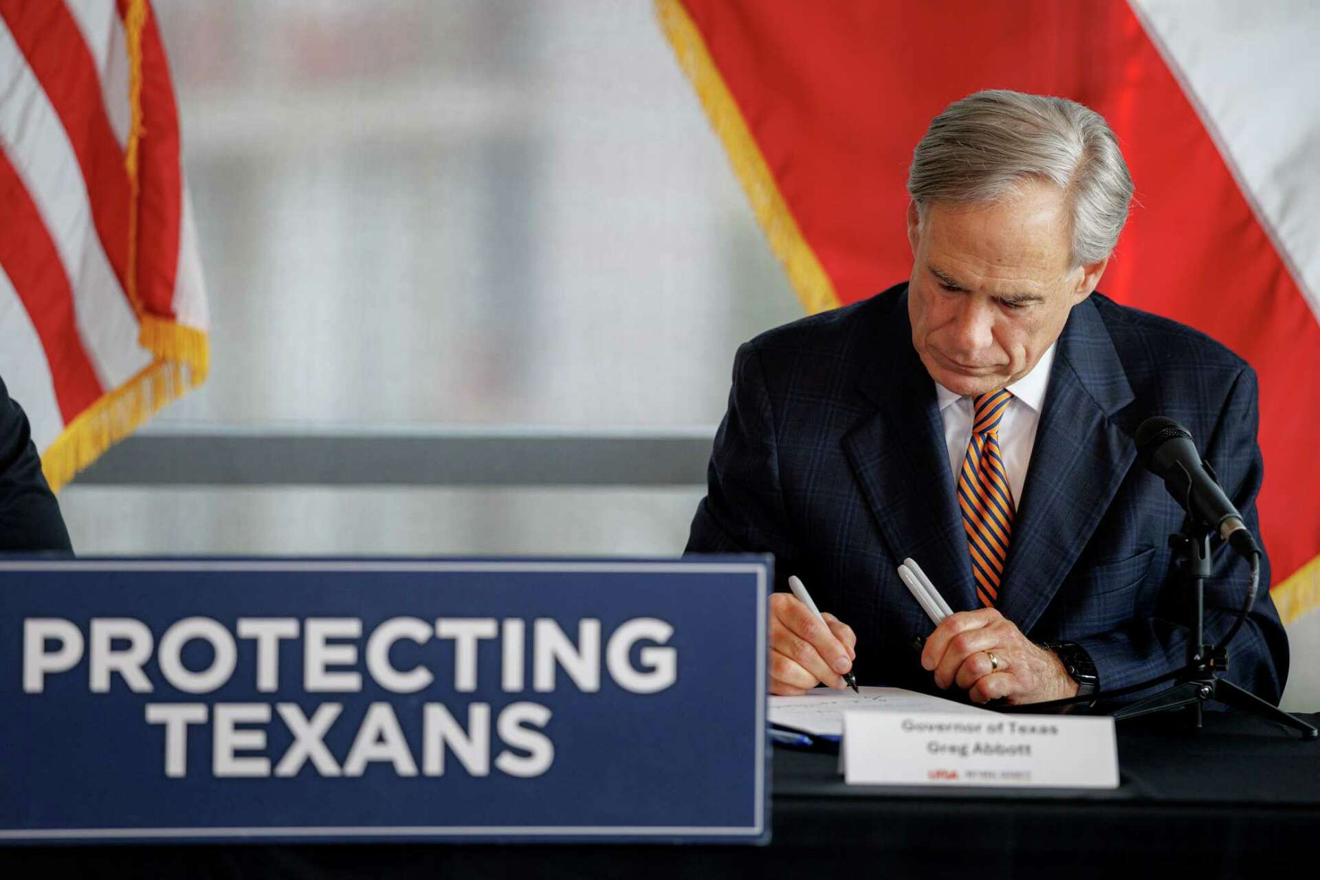 Abbott signs bill basing Texas Cyber Command in San Antonio