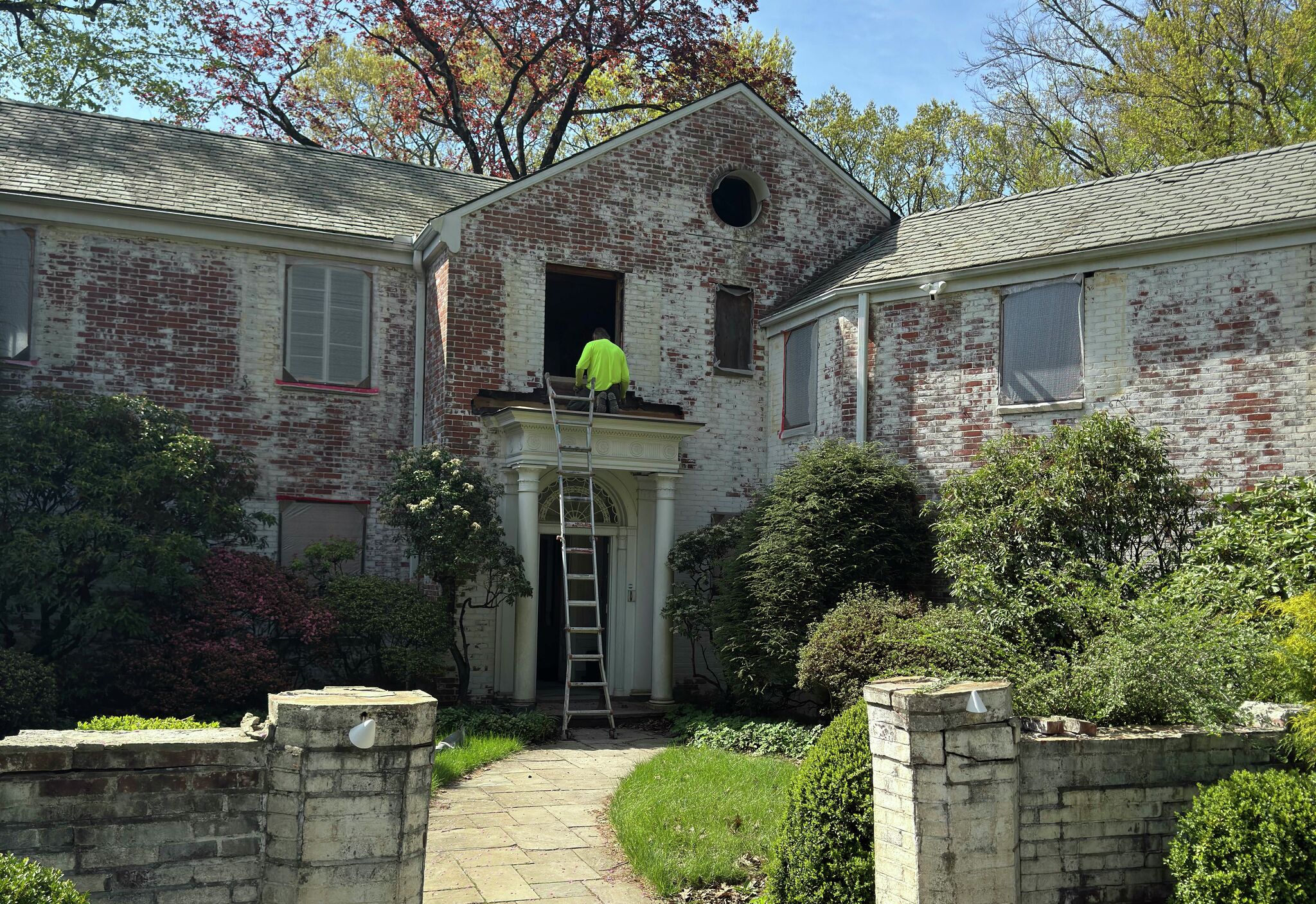 Pieces of former CT house of Richard Gere, Paul Simon are up for sale