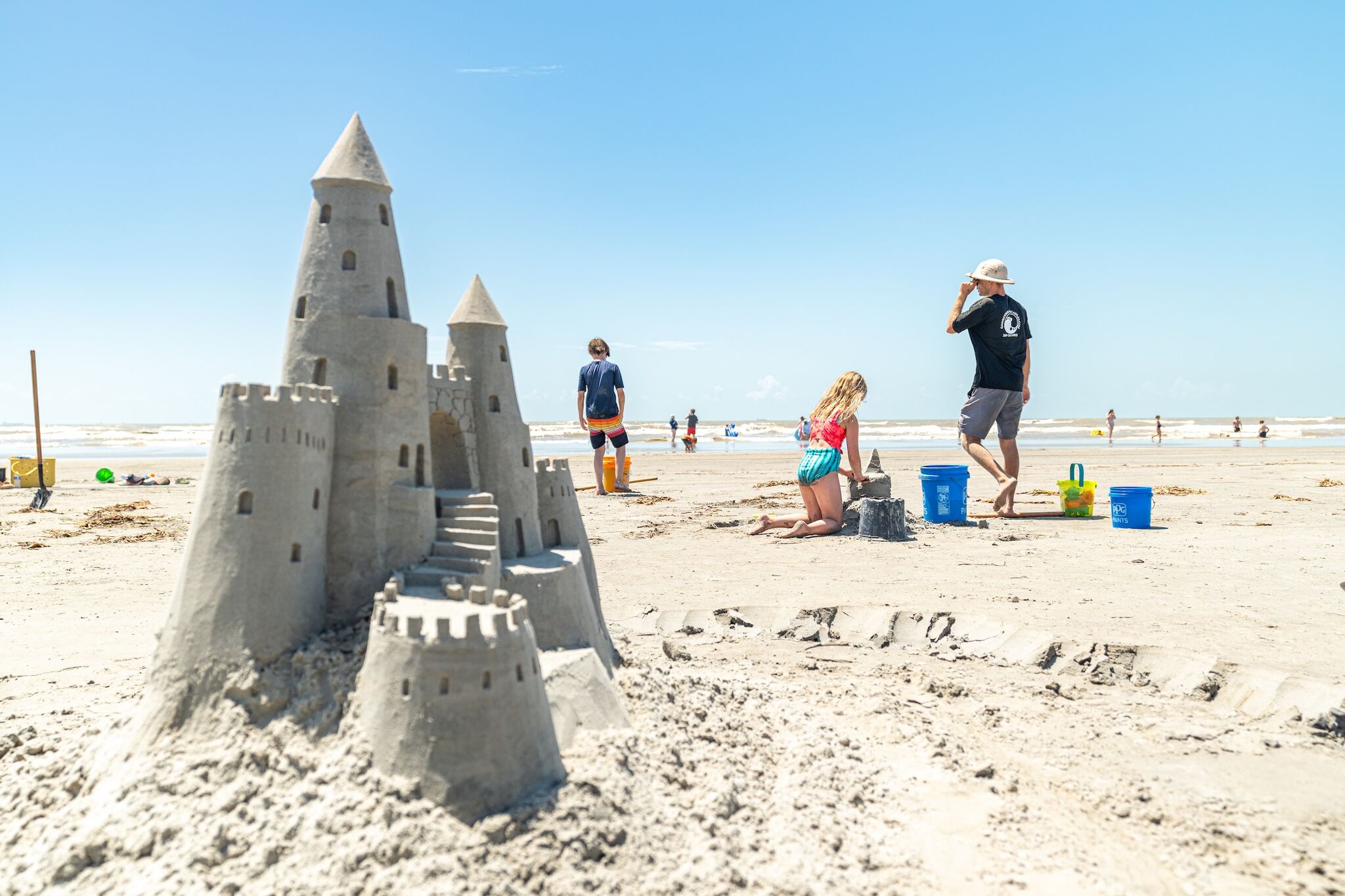 Gulf Coast residents fume over tourists' deep beach holes