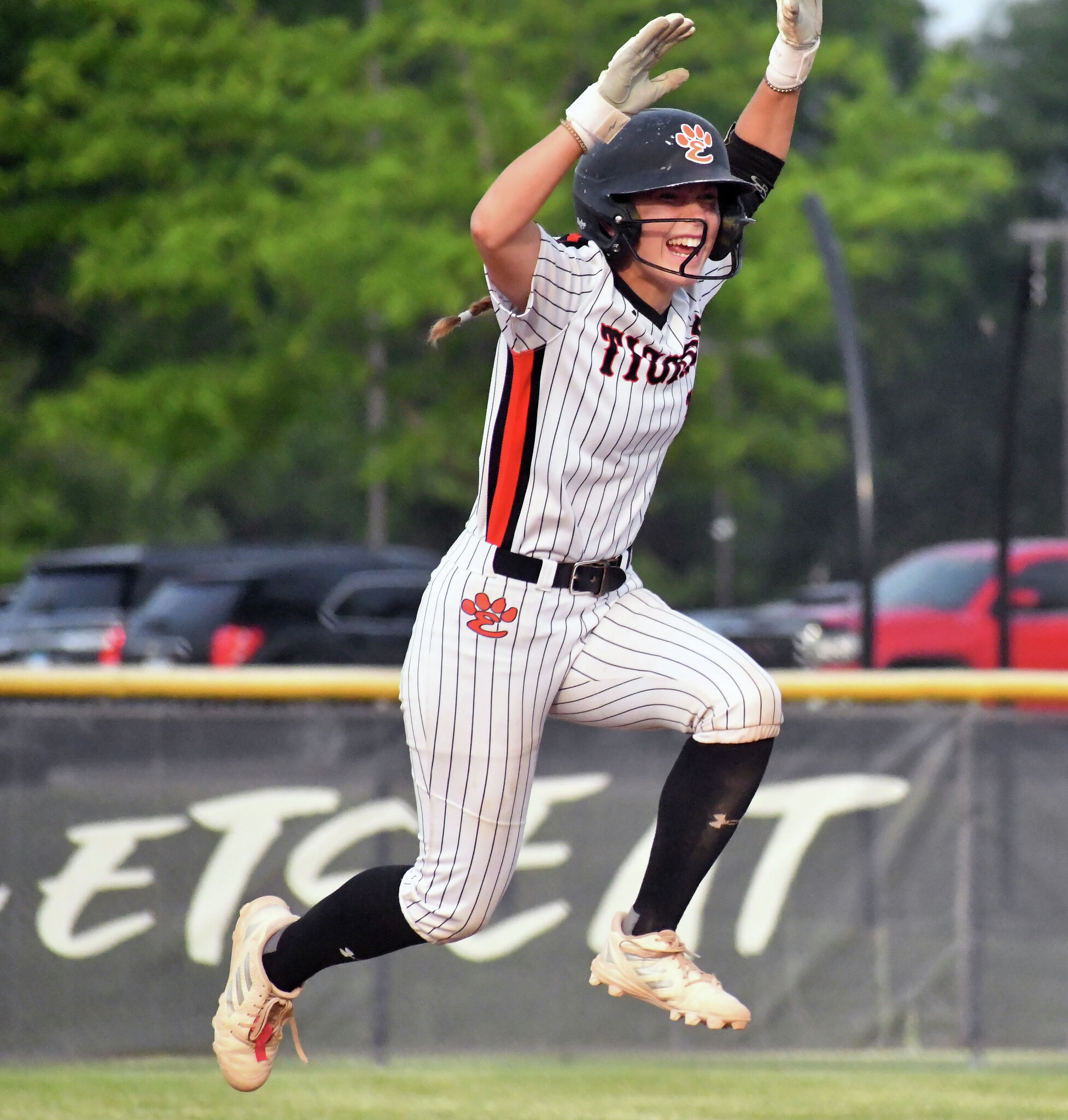 Werden's double sends Edwardsville to sectional championship game